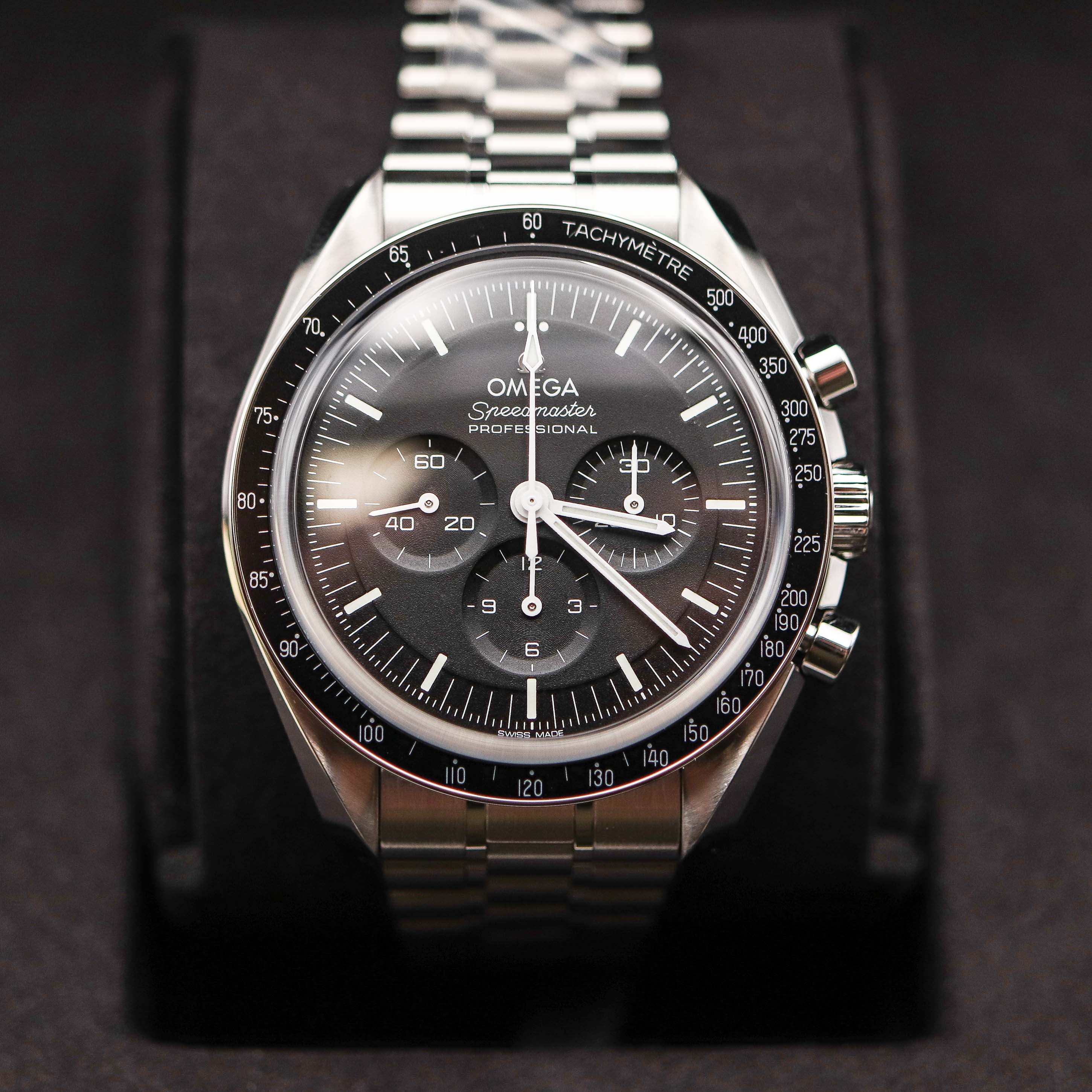Speedmaster Moonwatch Co-Axial Chronograph | Omega | Chrono.lv