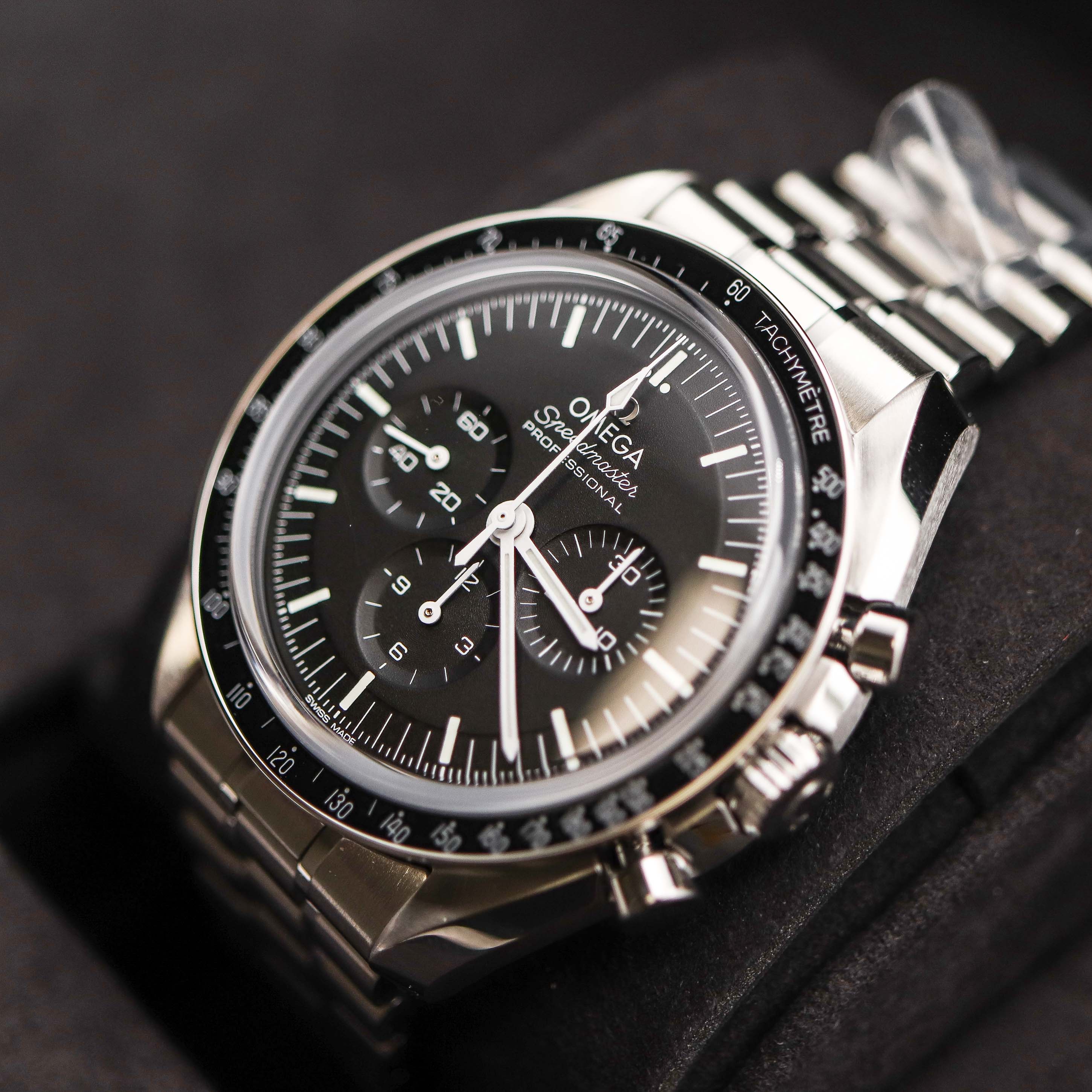 Speedmaster Moonwatch Co-Axial Chronograph | Omega | Chrono.lv